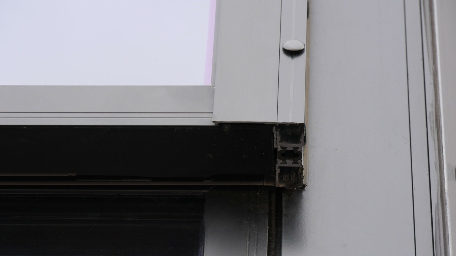 Bottleneck Management│Panora Retractable Glass Window System | Stoett